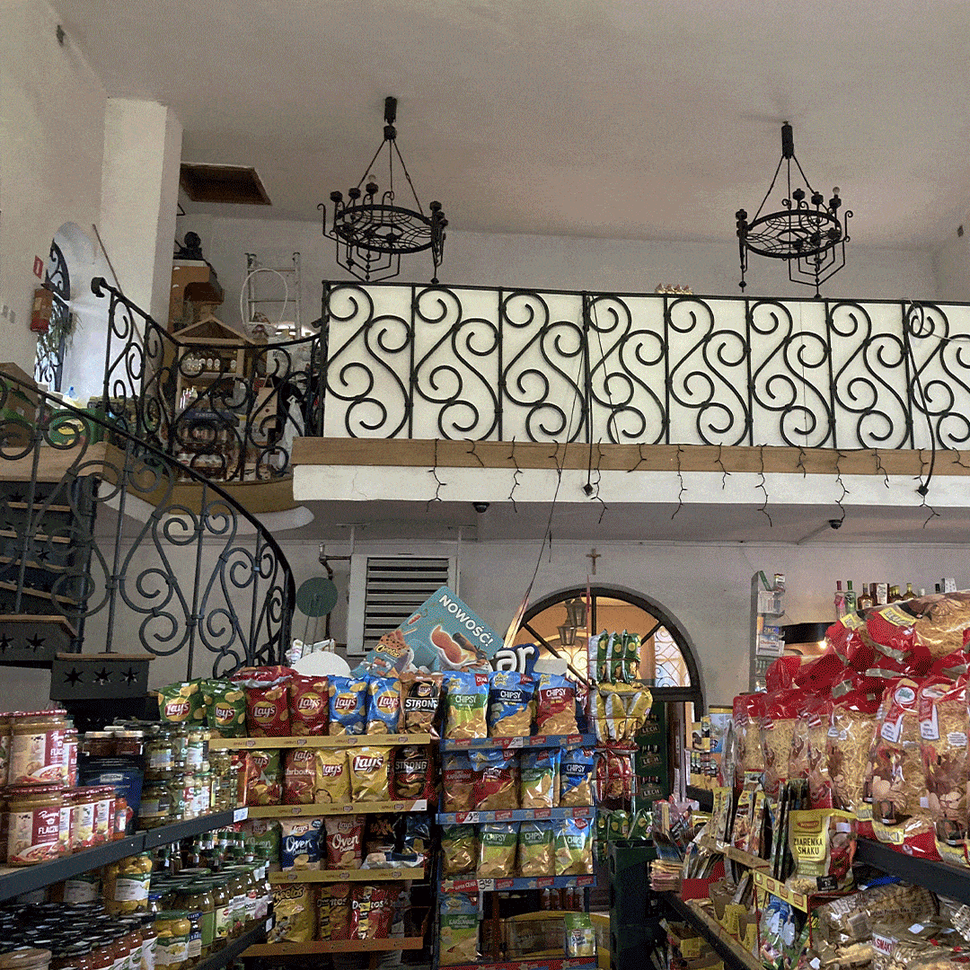 Beer and Pizza by the Torah Ark: What Happened to Poland's Old ...